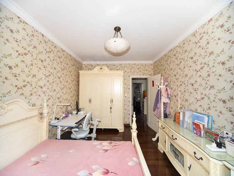 新凤城二手房-内环内三房 楼层中区 小区环境好近DT 紫荆广场 采光刺眼-上海我爱我家二手房官网